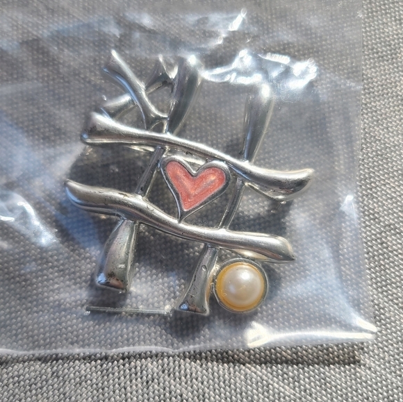 Jewelry | Tic Tac Toe Pink Heart Pearl Brooch Pin | Poshmark